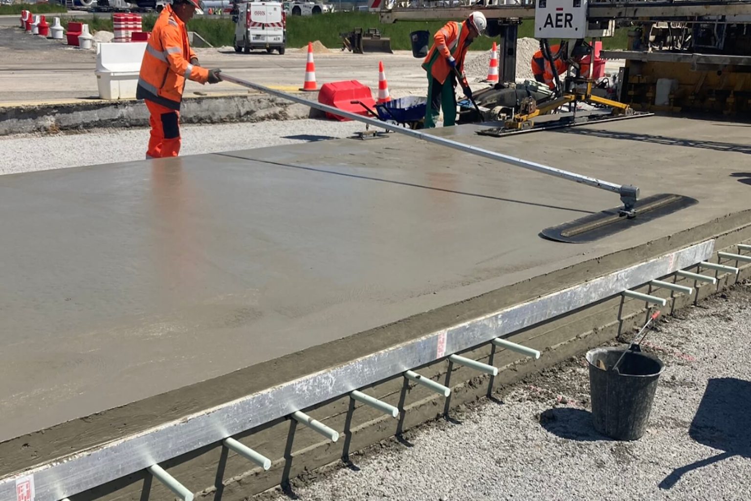 Fiberglass dowels for runways and taxiways | Fiber Dowels